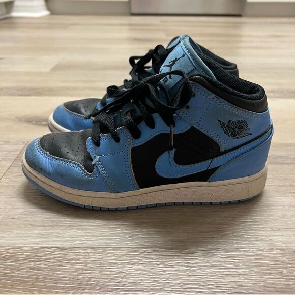 Nike | Shoes | Nike Air Jordan Retro Mid Universityblue Black White ...